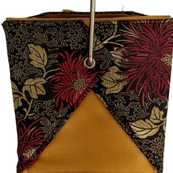 Yans NY | Bags | Yans Ny Chinese Takeout Box Clutch Purse Metal Frame ...